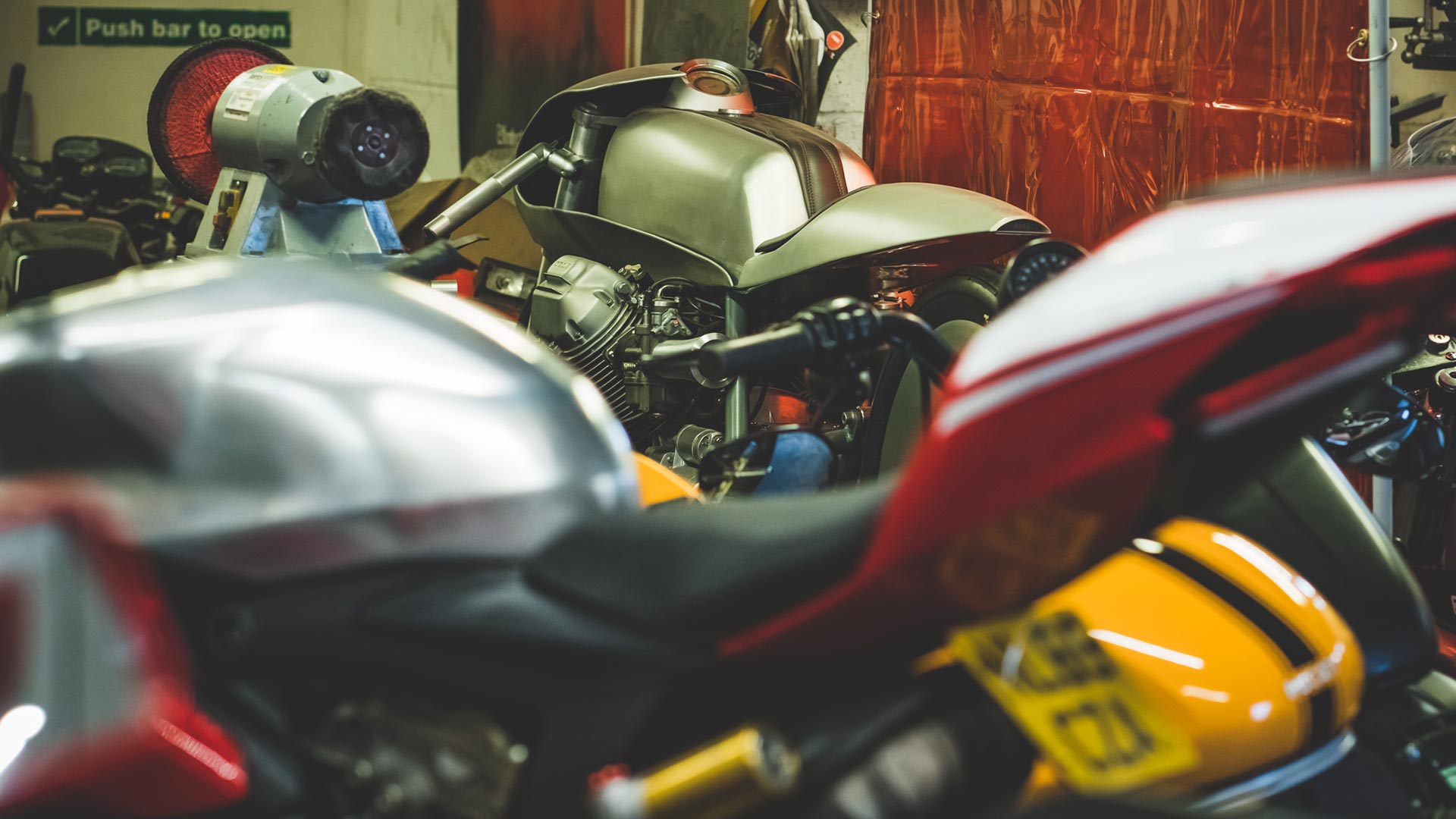 Ducati Dealer & Servicing Specialist London - Ray Petty Meccanica